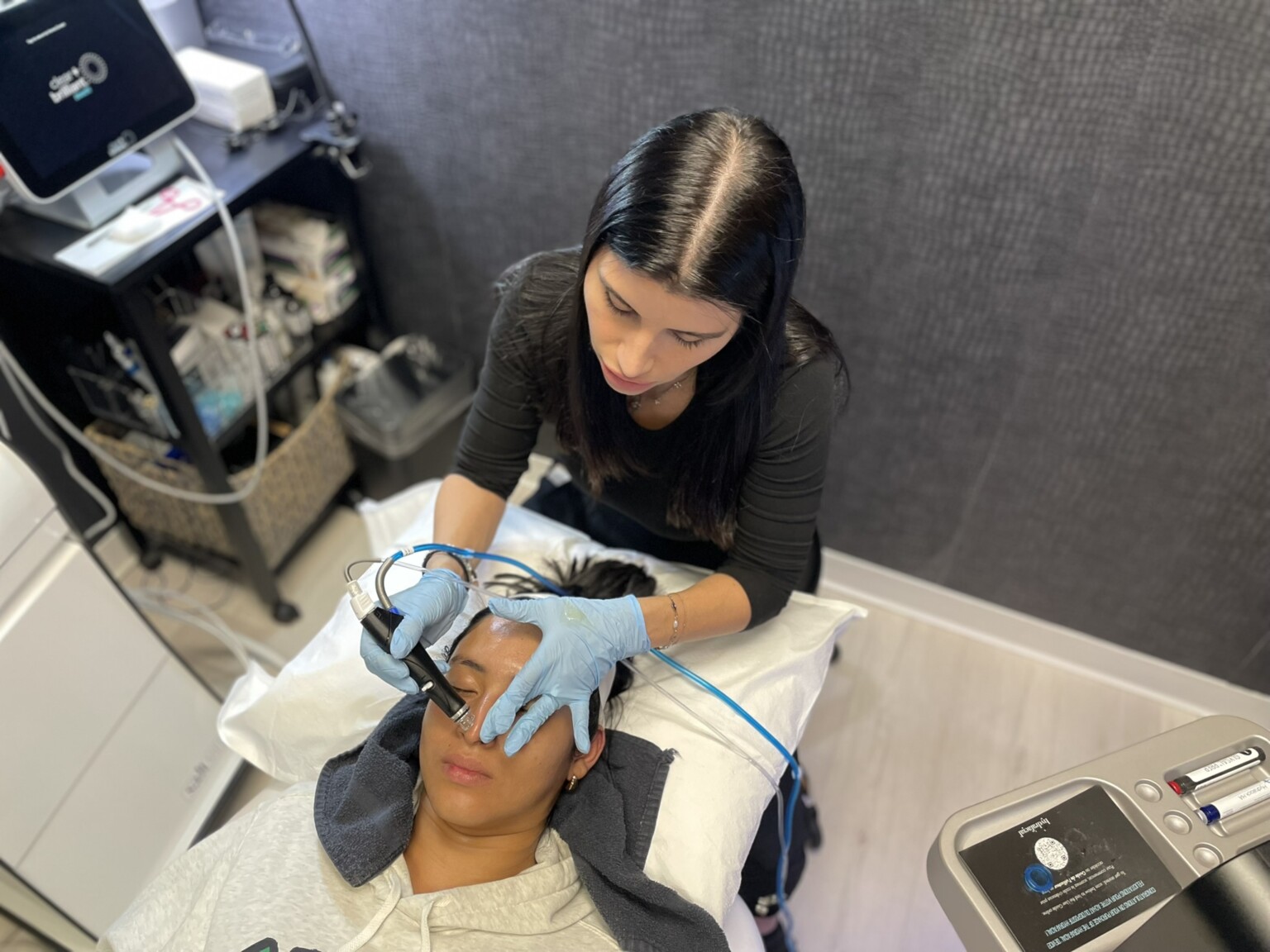 Best Facial for Glowing Skin in 2025: How to Choose the Perfect ...